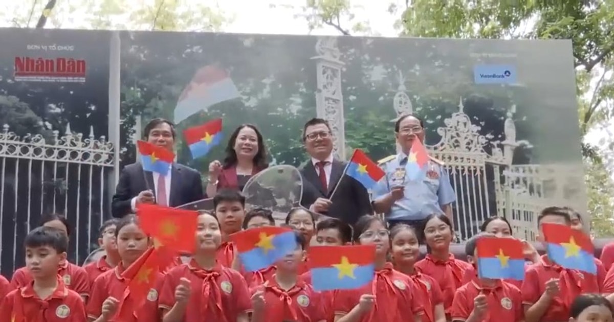 [Video] Đợt thông tin đặc biệt của Báo Nhân Dân mừng 50 năm Giải phóng ...